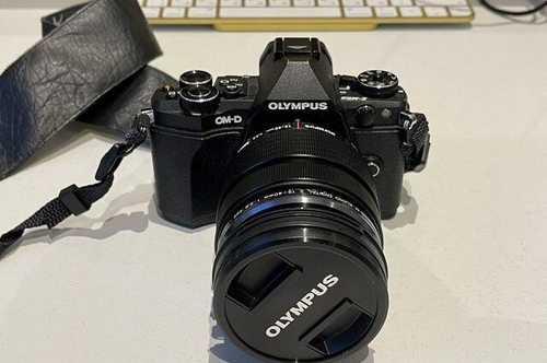 Фотоаппарат Olympus OM-D E-M5 II комплект