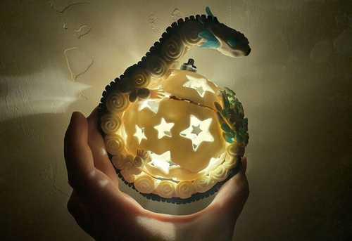 Едочная игрушка шар дракон светящийся в темноте