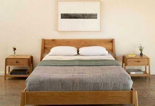 Двуспальная кровать из массива дуба