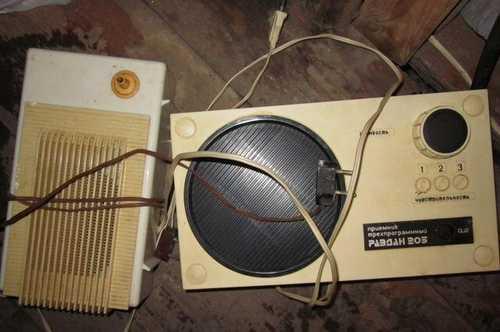 Магнитофон (плеер) toxi и радиоприёмники из СССР