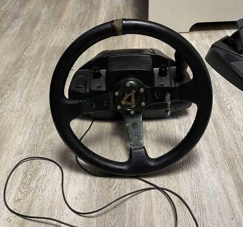 Руль logitech momo racing