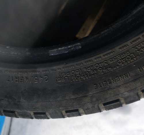 Michelin Alpin 245/45 R17