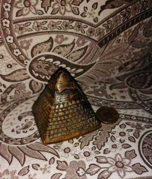 Фигурка пирамиды Хеопса привезённые из Египта