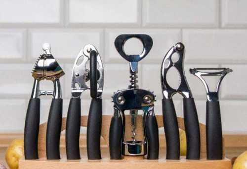 Набор кухонных инструментов на подставке деревянно