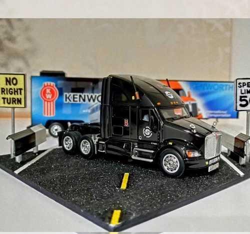 Плод больного воображения Kinsmart Kenworth T700