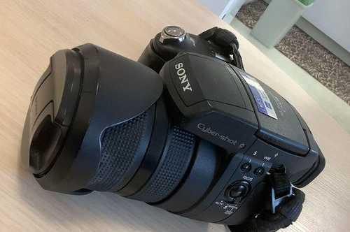 Цифровой фотоаппарат Sony DSC-R1