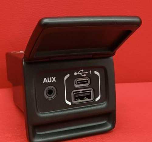 Блок USB / AUX / Type C на Jeep Wrangler JL