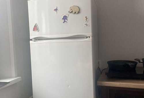 Холодильник+ микроволновка