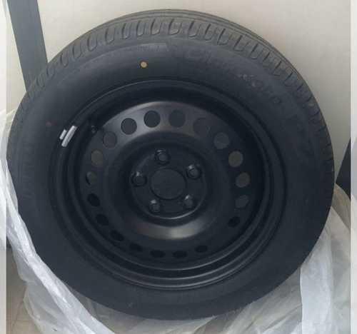 Pirelli Cinturato P7 2.25/35 R16