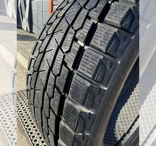 Yokohama Ice Guard G075 285/40 R22