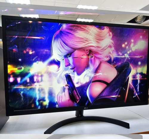 Монитор LG 31.5"