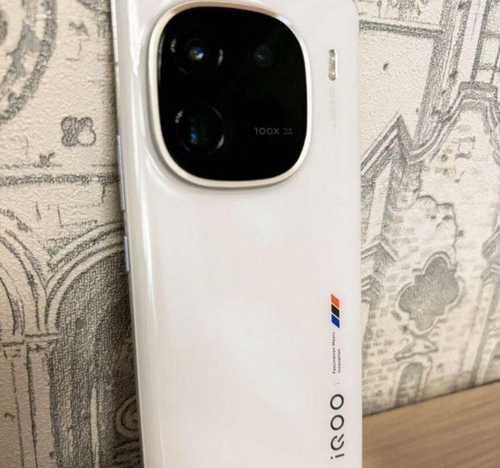 Vivo iQOO 12 Pro, 16/512 ГБ