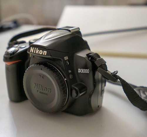 Nikon D3000 Body