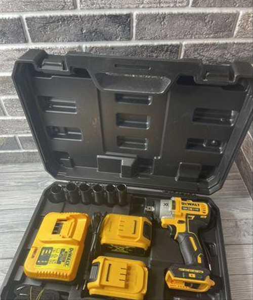 Гайковерт dewalt с набором