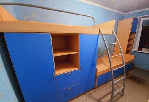 Кровать детская двухъярусная со шкафом и ящиками