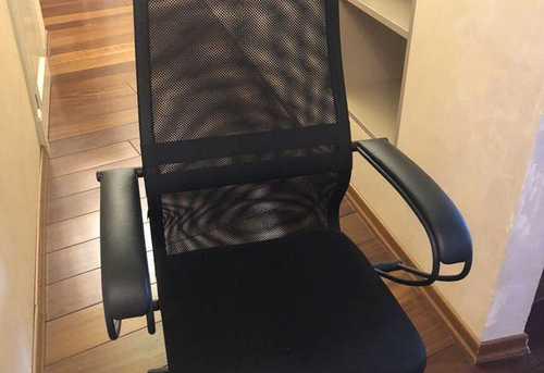 Компьютерное кресло новое метта