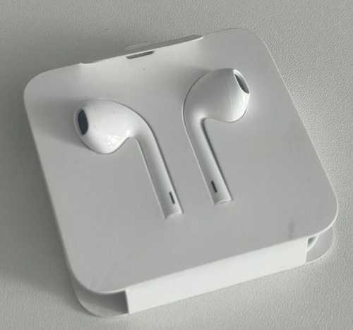 Наушники earpods lightning новые из iPhone 11