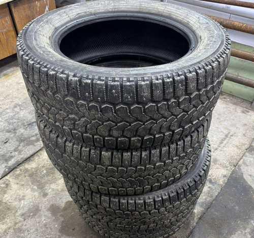 Yokohama Ice Guard Stud IG35 225/60 R17