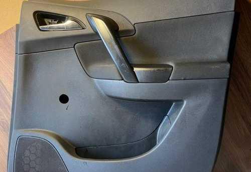 Обшивка двери задняя правая Opel Meriva B A14XER
