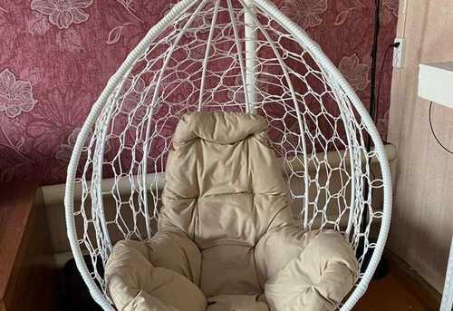 Кресло кокон с ротангом подвесной