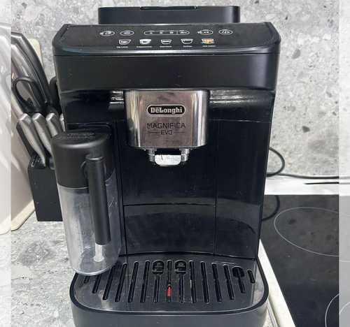 Кофемашина delonghi magnifica evo