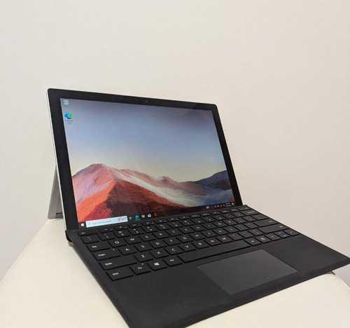 Microsoft Surface Pro 7 i5 8/256 с клавиатурой