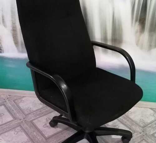 Кресло руководителя (компьютерное) черное отл