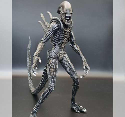 Фигурка Neca " AvP Alien Warrior"