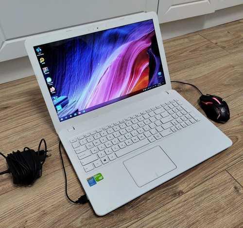 Мощный asus Core i3. Видеокарта 2GB