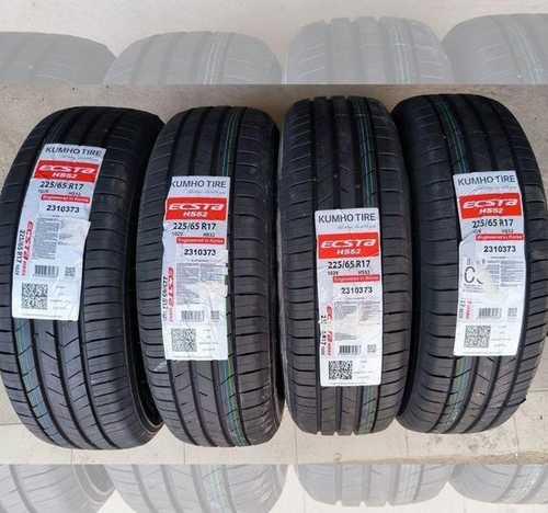 Kumho Ecsta HS52 215/65 R17 99V