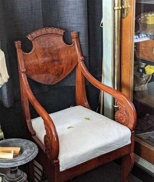 Кресло старинное