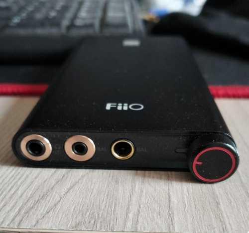 Усилитель для наушников цап FiiO Q3