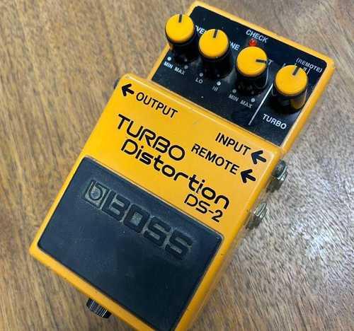 Boss DS-2 Turbo Distortion педаль для электрогитар