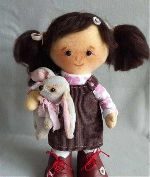 Авторская текстильная кукла Девочка с зайкой