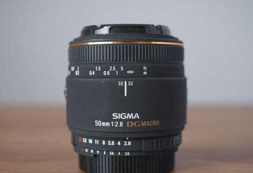Sigma 50mm f/2.8 EX DG Macro Nikon F