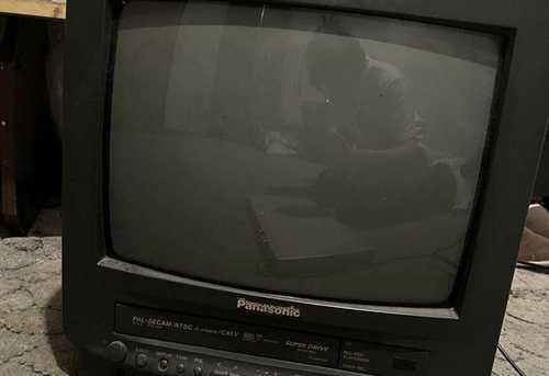 Старый телевизор с антеной и DVD