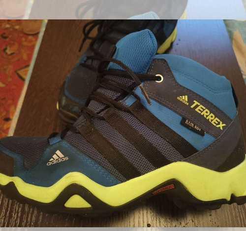 Кроссовки adidas terrex утепленные