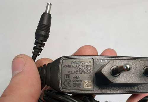 Зарядное устройство Nokia ACP-12E