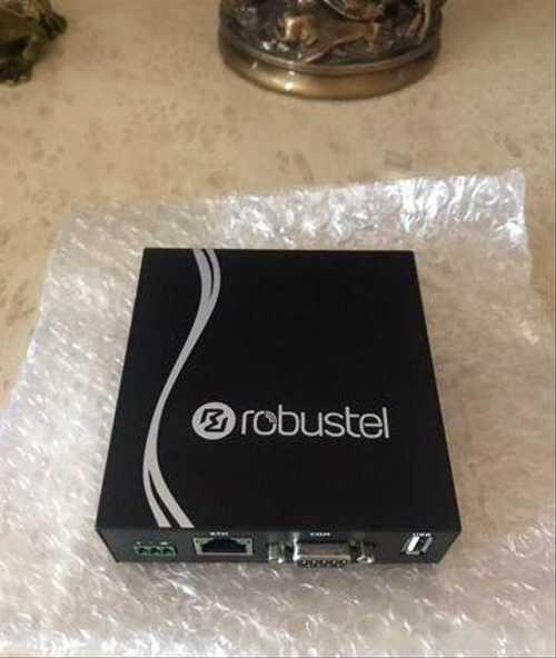 Роутер Robustel R3000-L4L, новый