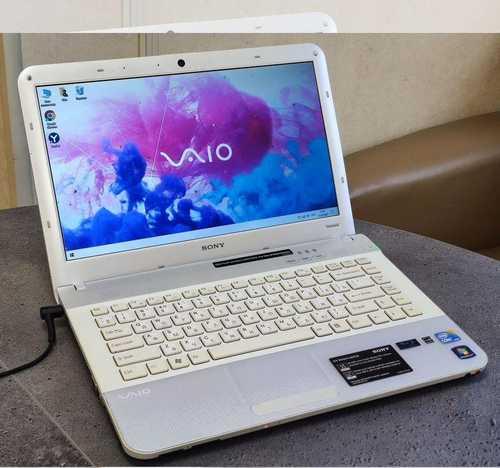 Ноутбук Sony Vaio 14" i3-380M 240Гб SSD без аккума