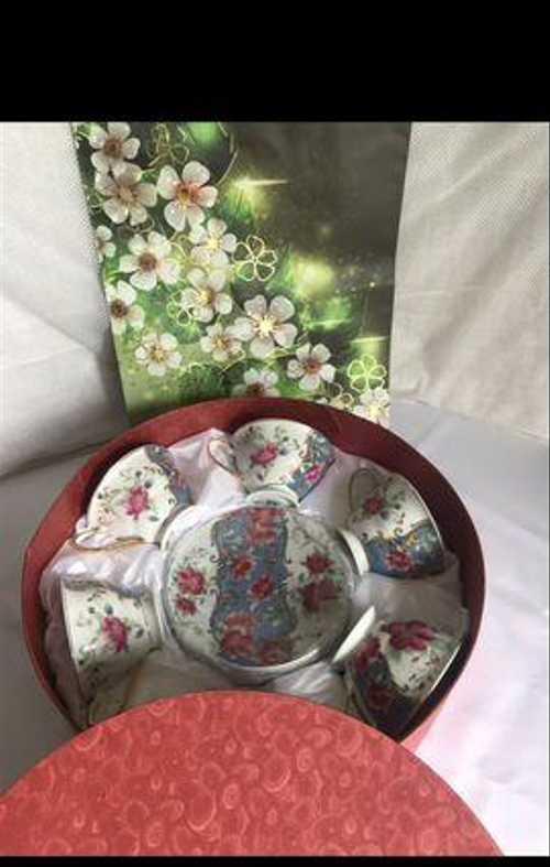 Чайный сервиз новый в коробке 5 чашек и 6 блюдец