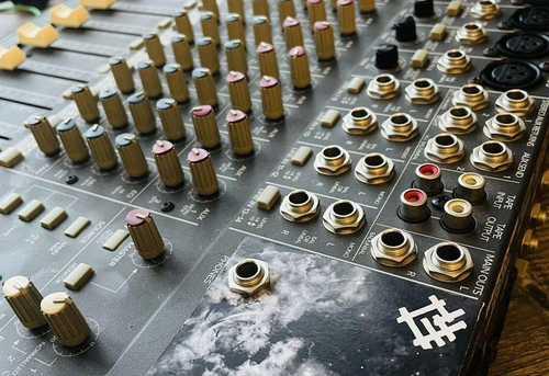 Микшерный пульт mackie 1402 VLZ Pro