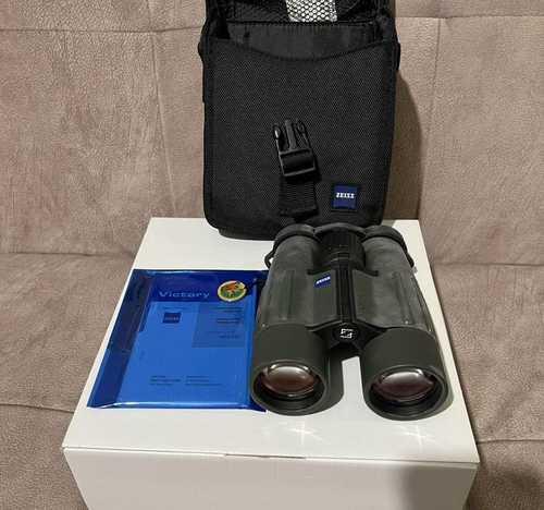 Бинокль carl zeiss victory 10-42 TFL