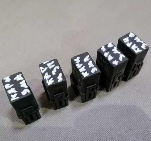 Реле 953382 Mitsubishi Carisma DA 1999-2003