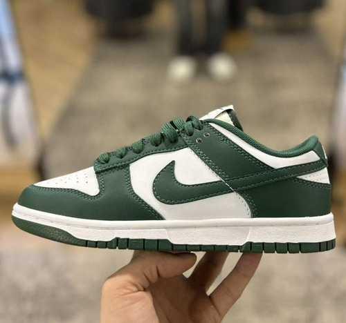 Nike Dunk Low Retro Varsity Green