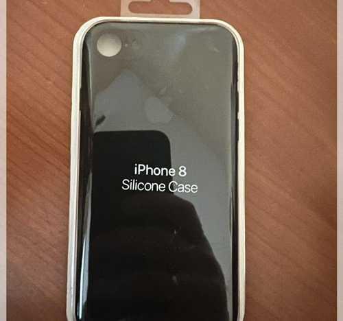 Чехол на iPhone 8