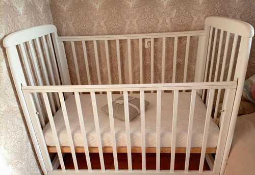 Детская белая кровать с матрасом для новорожденных