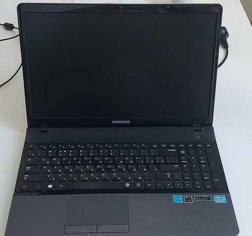 Ноутбук Samsung np300e5c