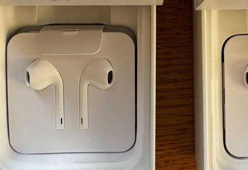 Apple EarPods Lightning из комплекта