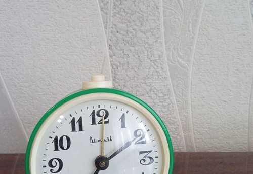 Часы механические с будильником
